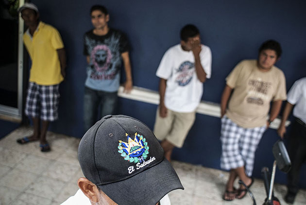 PHOTOS: In El Salvador, a Gang Truce Can’t Stop the Violence – Mother Jones
