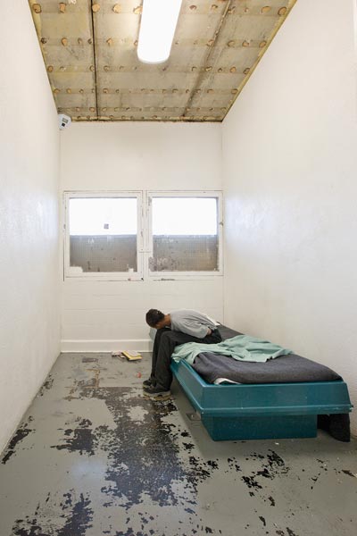 These Photos Show What Life Is Like for Girls in Juvenile Detention ...