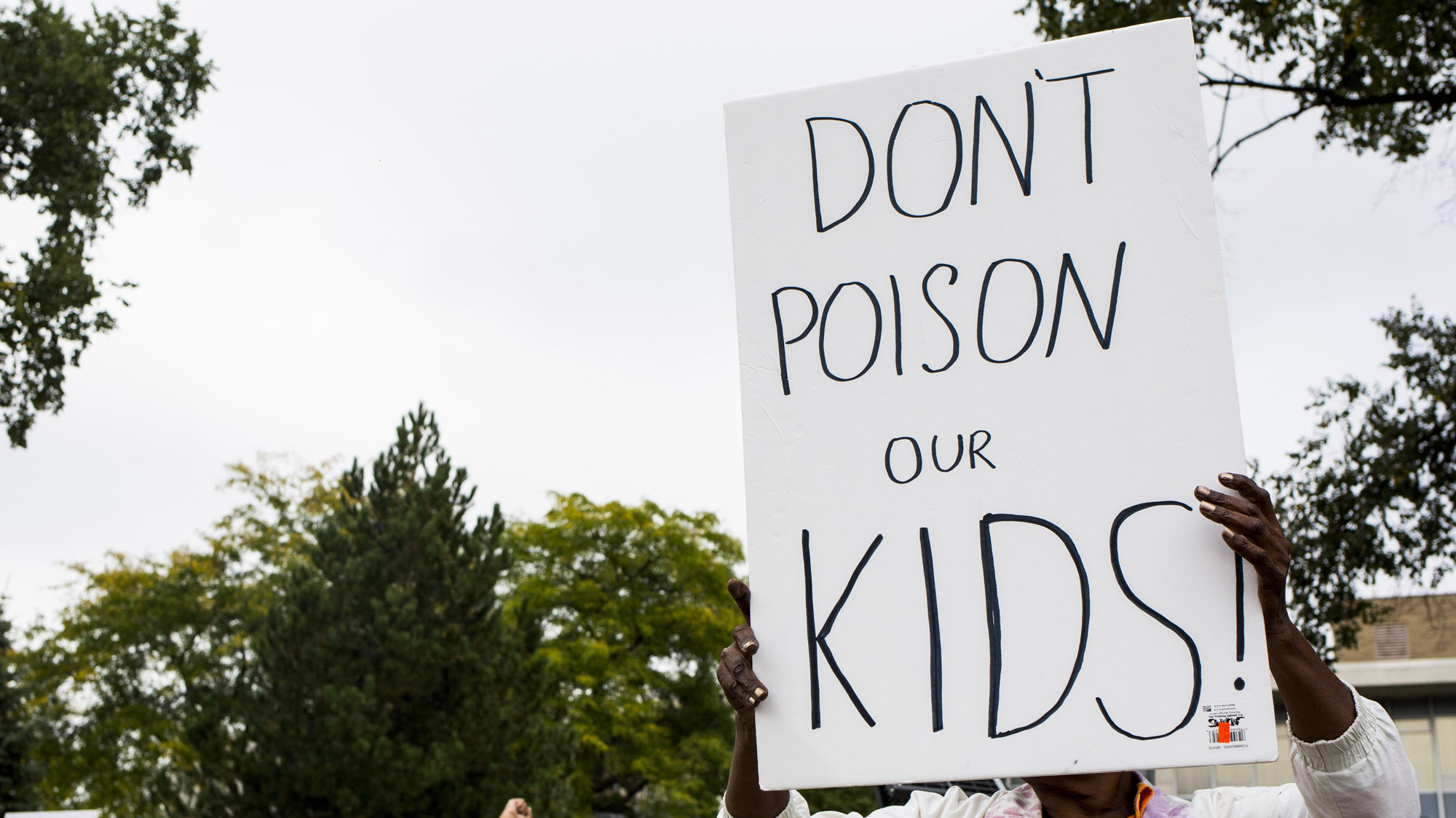 5 Officials Charged With Involuntary Manslaughter in Flint Water Crisis ...