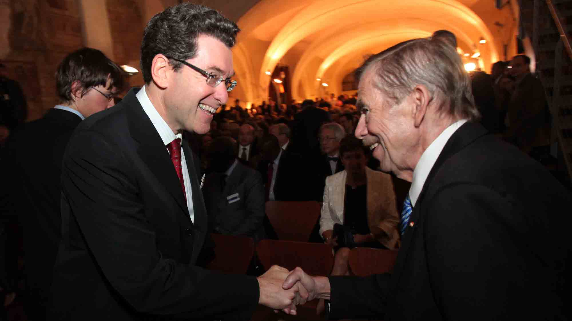 Why a Leading Trump Critic Wrote a Book About a Mansion in Europe ...