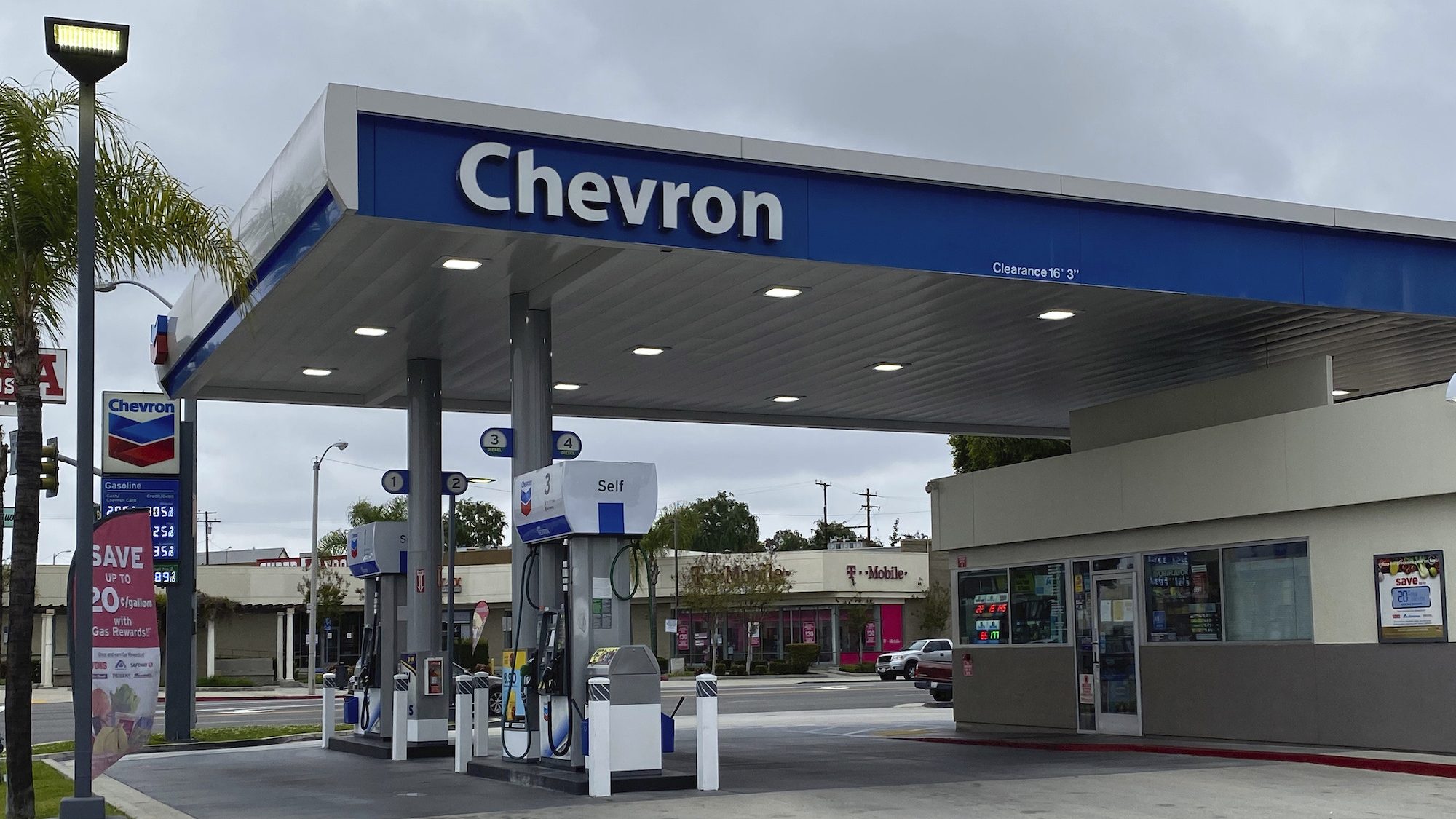 Wait…Chevron Said “Black Lives Matter”? – Mother Jones