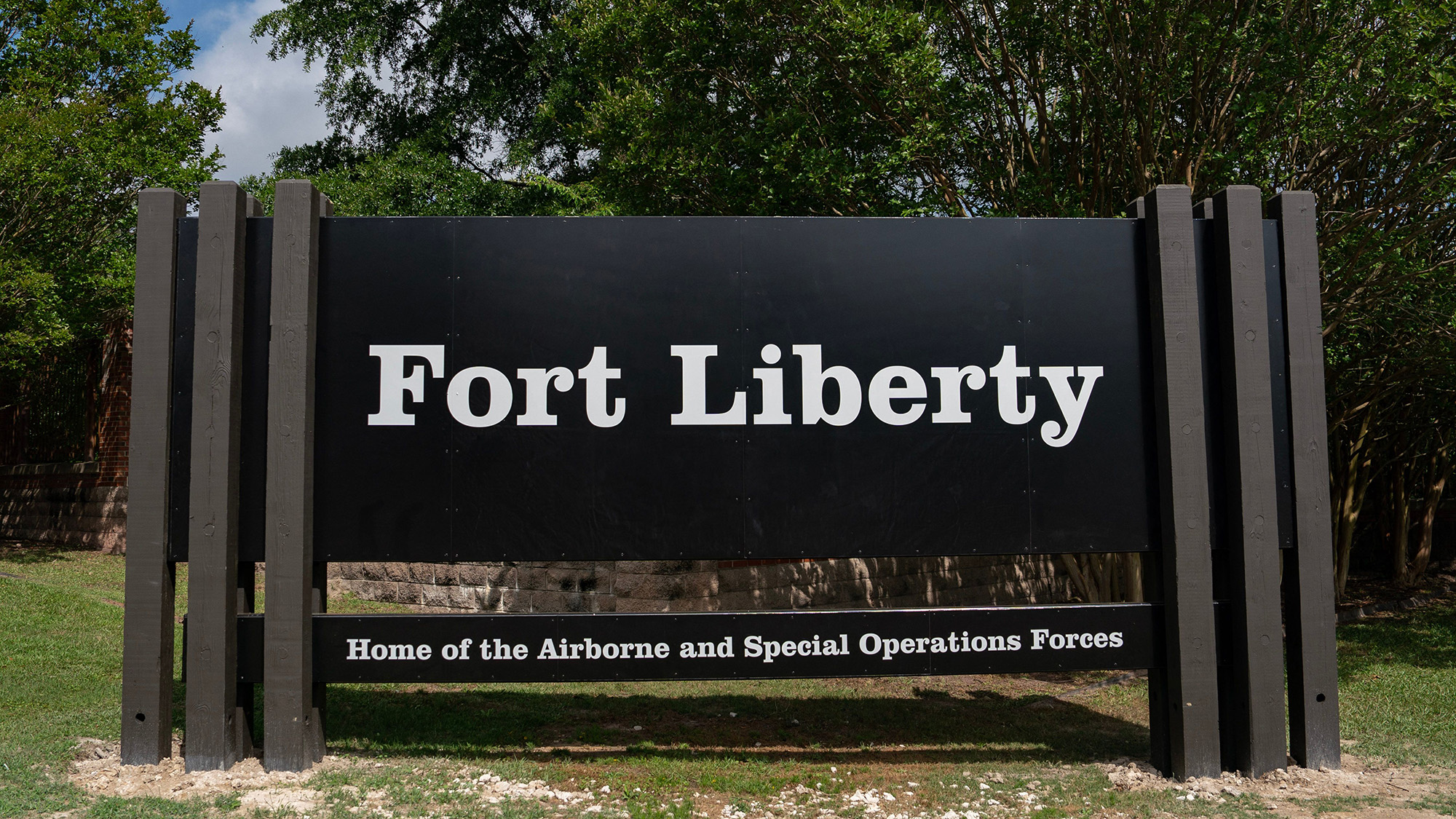 Fort Bragg Becomes “Fort Liberty,” Ditching Its Confederate Namesake ...