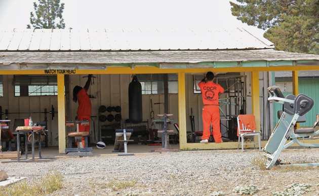I Hung Out With the Prisoners Who Fight California’s Wildfires – Mother ...